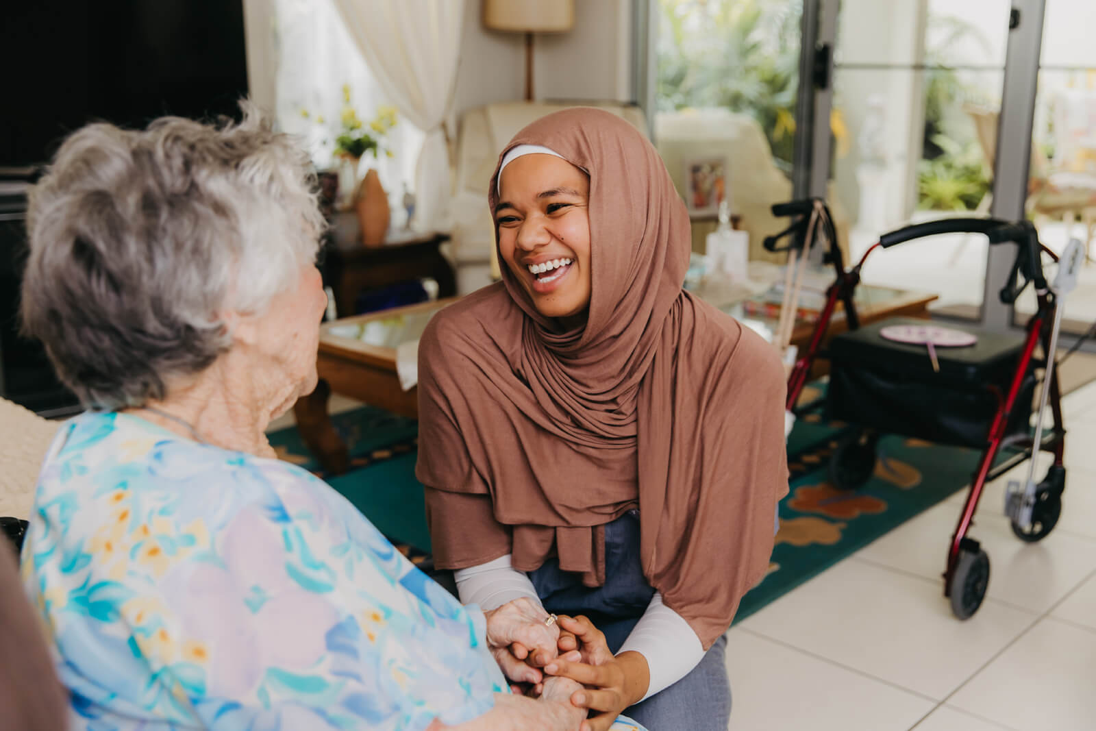 How to Choose the Right Home Healthcare Provider for Your Loved Ones